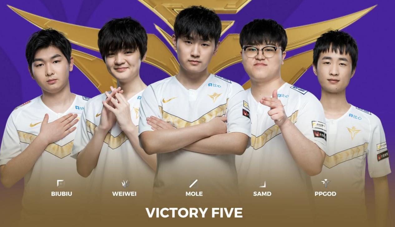 LOL小东北没去RNG，V5拿下weiwei，新AD神似电棍|电棍|小东北|战队_新浪新闻