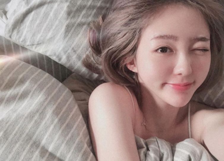 LPL“最美女友”出现,长相可爱身材爆表,Karsa也太幸福了