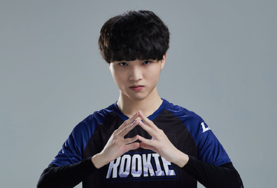 LPL全明星海报出炉！XLB遗憾缺席，Theshy亲自登场|全明星|挑战赛|年度_新浪新闻