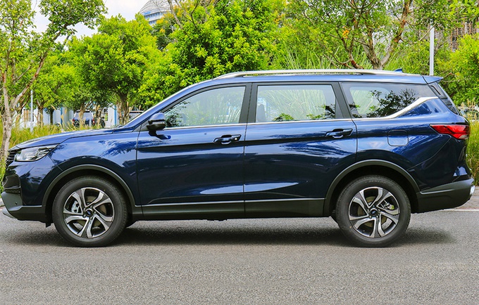 不到9万就能买，长安新款大SUV，2.0T+8AT，5/6/7座都能选