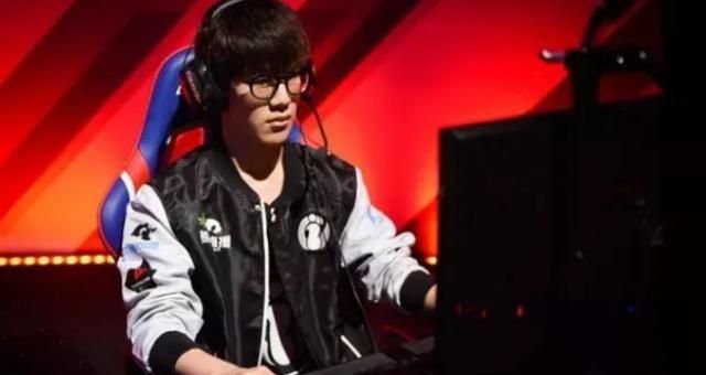 LOL：因职业选手重做的英雄,Faker瑞兹天神下凡,Shy剑魔一打五|瑞兹|剑魔|职业选手_新浪新闻