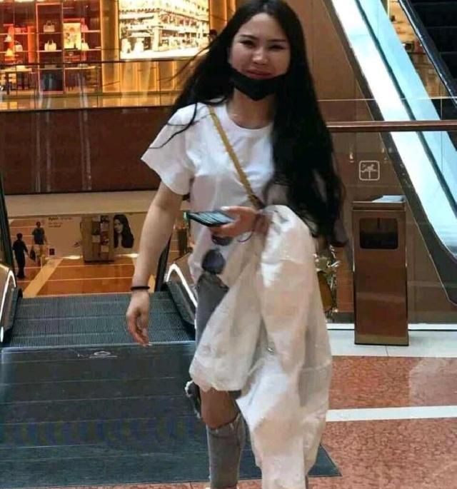 DNF土豪追爱女主播,猛砸30W才见面,看到真人直接离开,差别太大