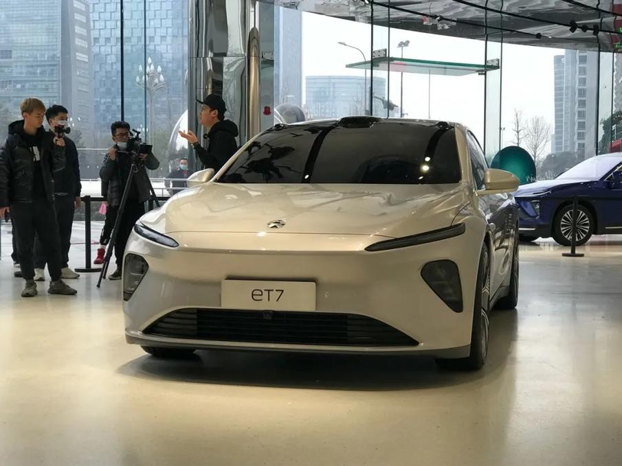 不求销量，只为形象！手握50万元，蔚来eT7值得买吗？