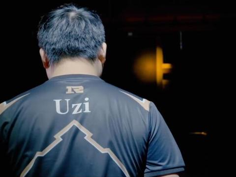 Uzi与RNG解约后首播，人气破六百万，4个字说出了委屈？|剑网3|郭炜炜|玩家_新浪新闻