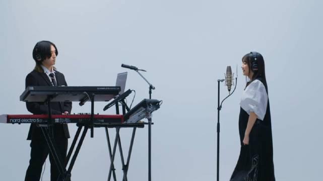 YOASOBI最新THE FIRST TAKE现场演唱《群青》！_新浪新闻