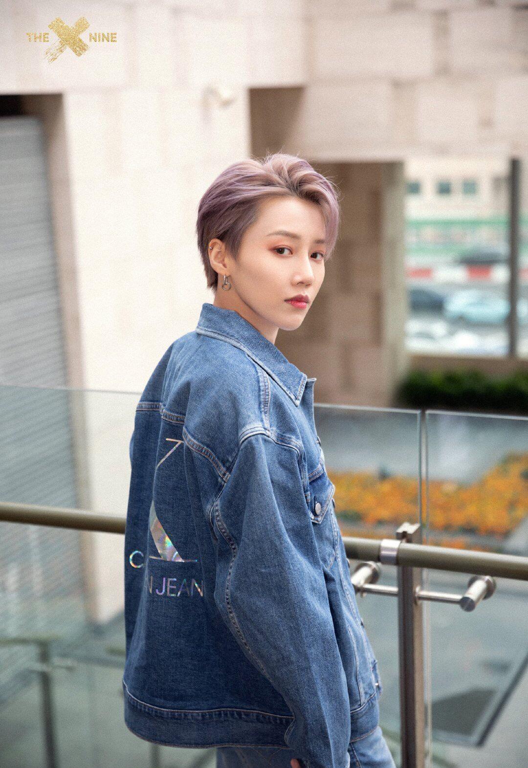 刚刚结束工作的@THE9-刘雨昕 对粉丝说:“终于见到你们了”……