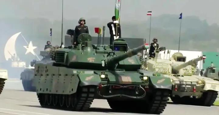 VT-4坦克首次亮相巴铁阅兵式，综合性能碾压印度T-90MS|印度|巴铁|VT-4_新浪新闻