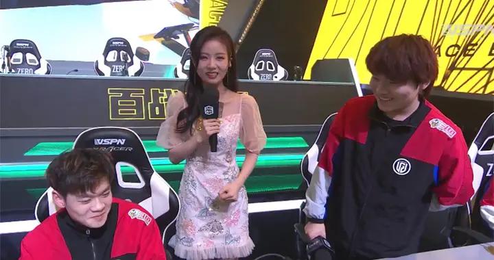 斗鱼PEL：全联盟为你书写剧本？LGD终于开张！吃下天选一鸡|斗鱼|lgd|SMG_新浪新闻