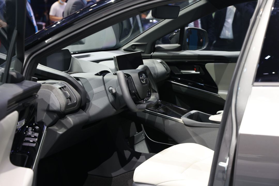 2021上海车展丨基于e-TNGA平台打造 丰田bZ4X概念车亮相