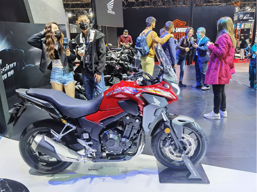 春风800MT和本田400X 你更看好谁？