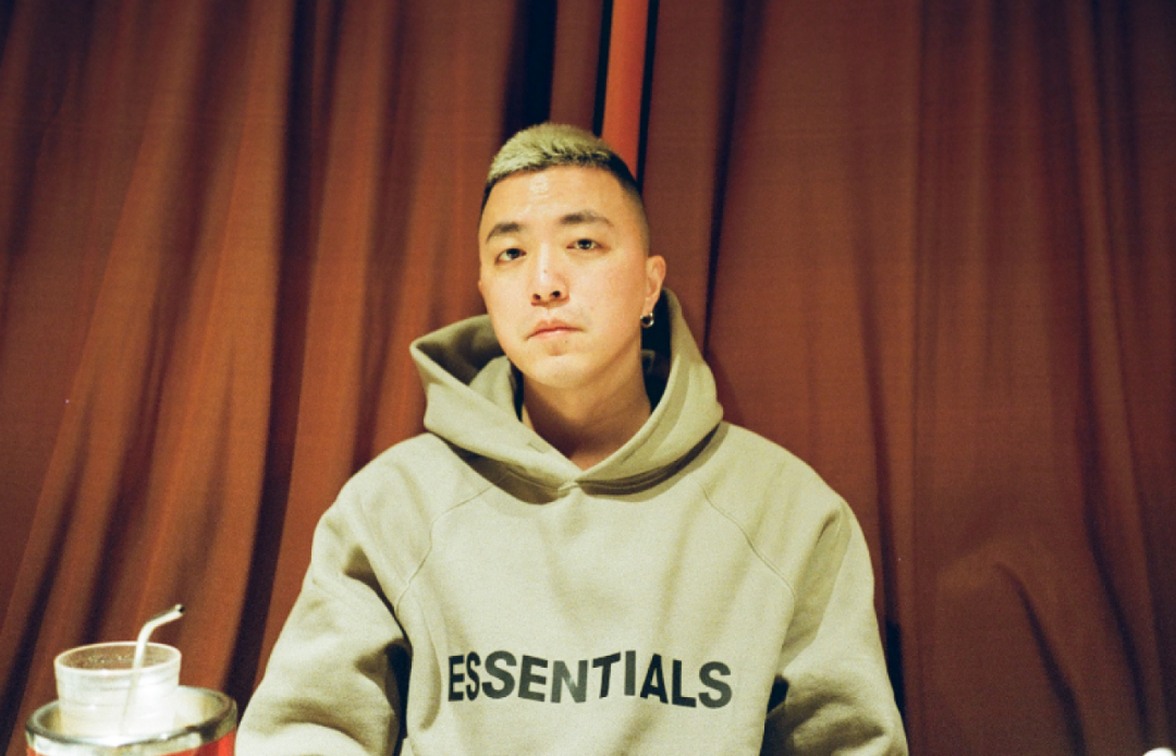 GAI曝“私信门”事件，他对王斯然的宠爱，如今看来很讽刺|私信|老婆|王斯然_新浪新闻