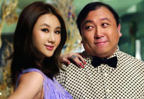 她曾是王晶御用女星,后为嫁入豪门未婚生子,如今终于如愿成阔太