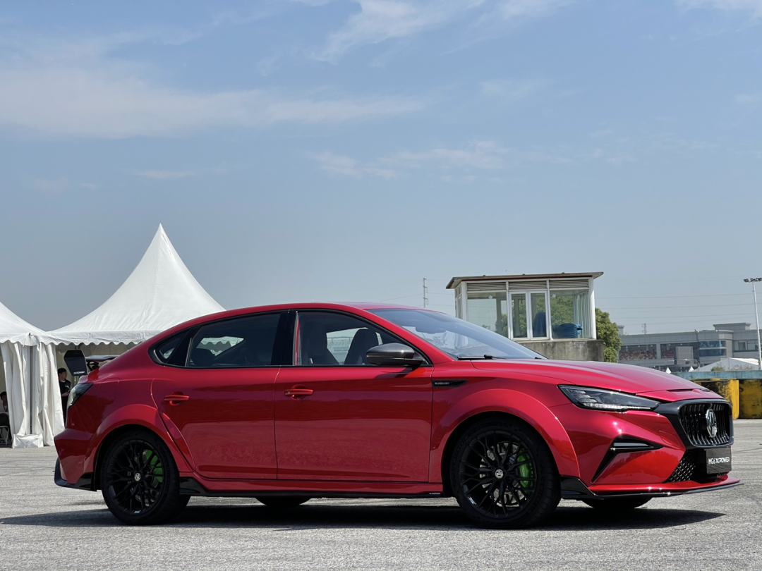 试驾MG 6 XPOWER：将原厂改装车开到赛道是一种怎样的体验？