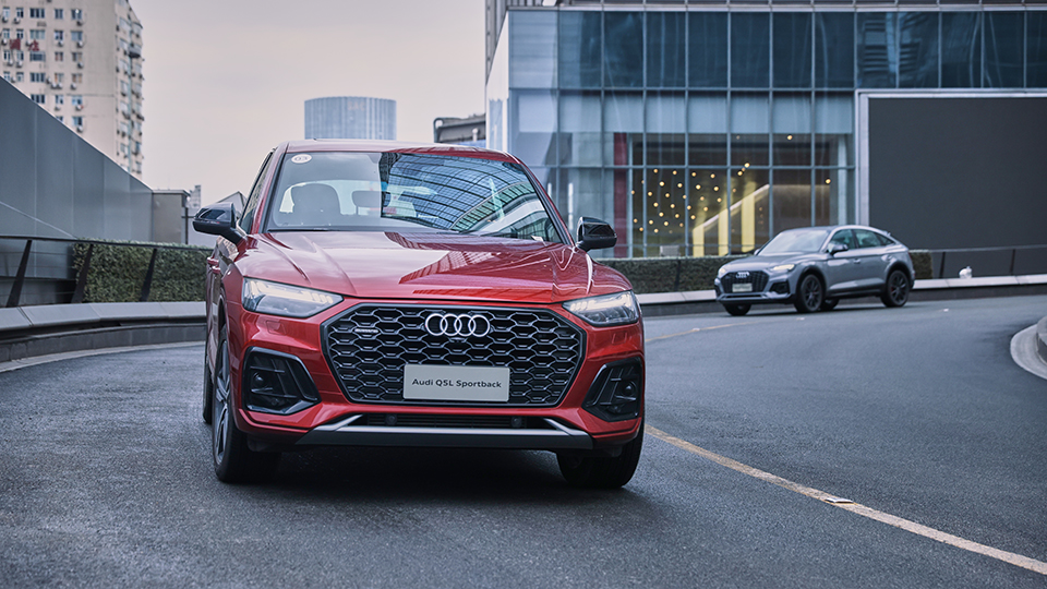 奥迪Q5L Sportback推特别版，比现款贵7千多了啥？