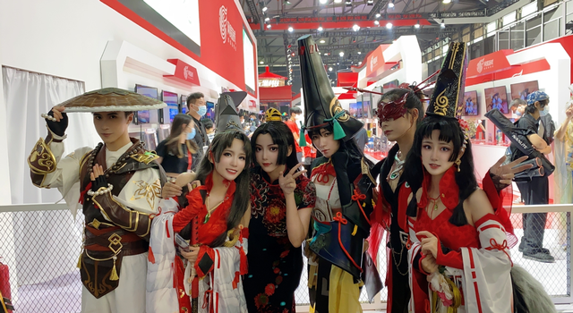 永劫无间COS首次亮相上海CJ，迦南好身材一览无余，胡桃又纯又欲