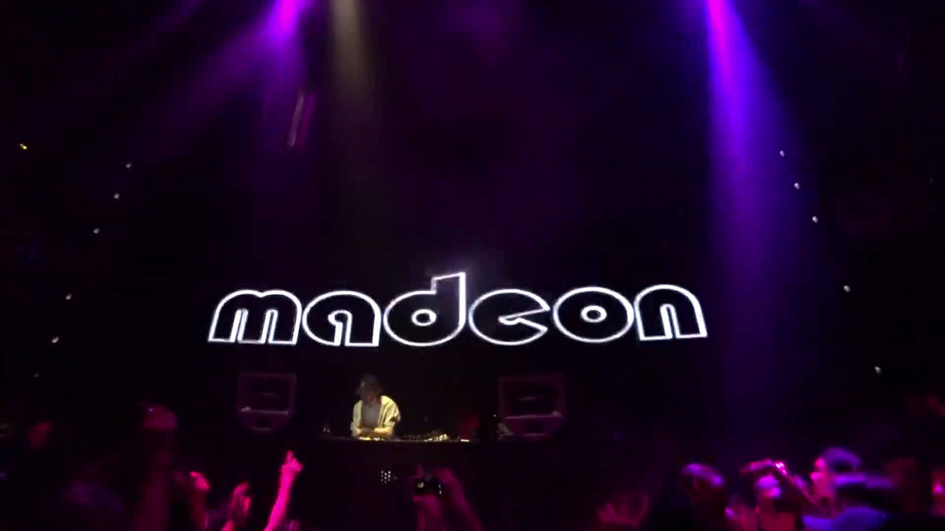 雨果Madeon于2017年中国深圳M2夜店演出Part.2饭拍回顾现场！_新浪新闻