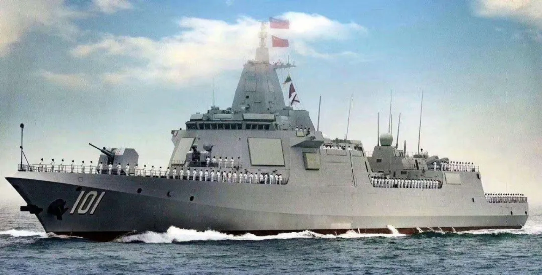 055大驱采用130毫米主炮，为何不使用155毫米舰炮口径大威力猛