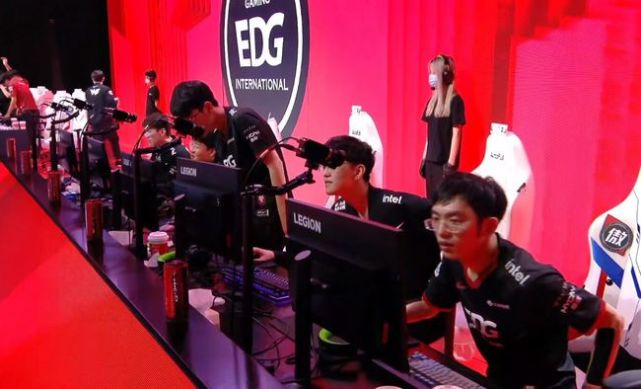 LPL冒泡赛赛程公布，RNG自带复活甲，网友自制S11死亡之组！