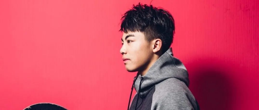 单板滑雪中国首个，世界第三个！杨文龙训练中的1980度转体意味着什么？|单板滑雪|中国|大跳台_新浪新闻