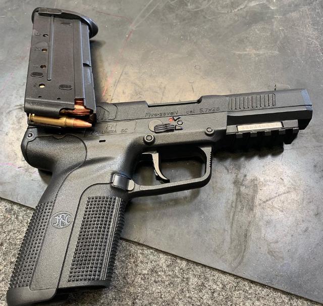 防弹衣在它面前像纸一样，浅谈比利时FN57手枪，刷新手枪新概念