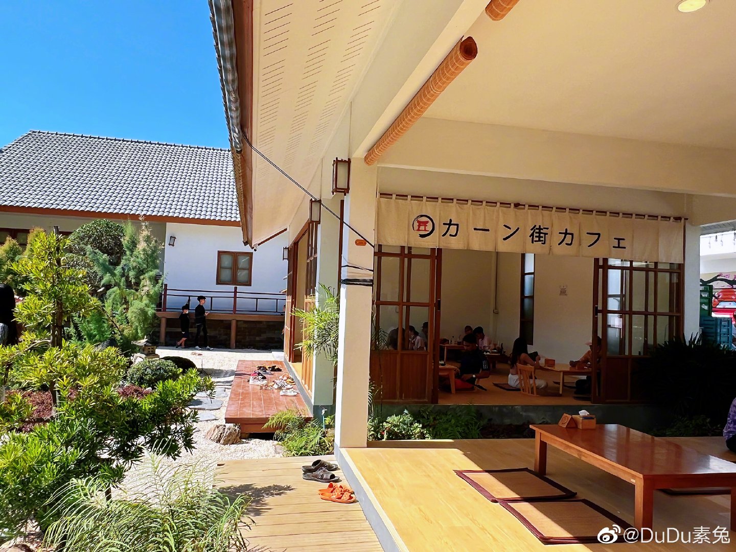 去泰国假装在日本 泰国北碧府有一家叫Kan Machi Cafe的咖啡店……