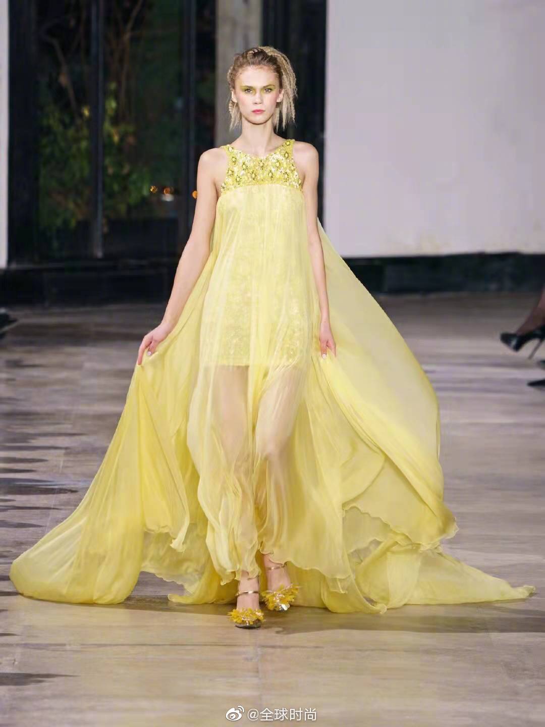 高贵优雅的仙女礼服 Georges chakra 2019秋冬高定……|礼服|秋冬_新浪新闻