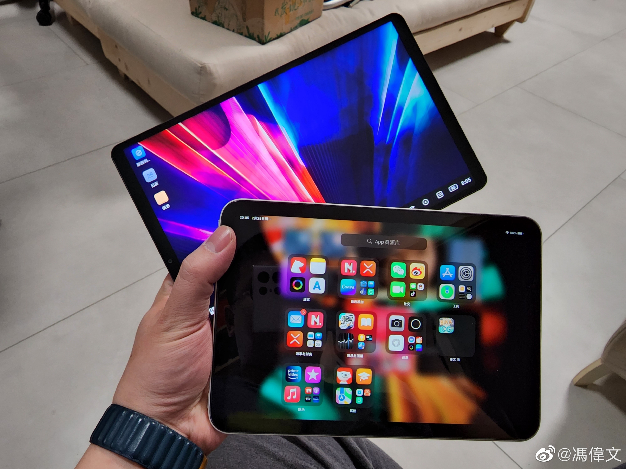 联想拯救者 Y700 和 iPad mini 6 差不多大……|联想拯救者|ipad mini_新浪新闻