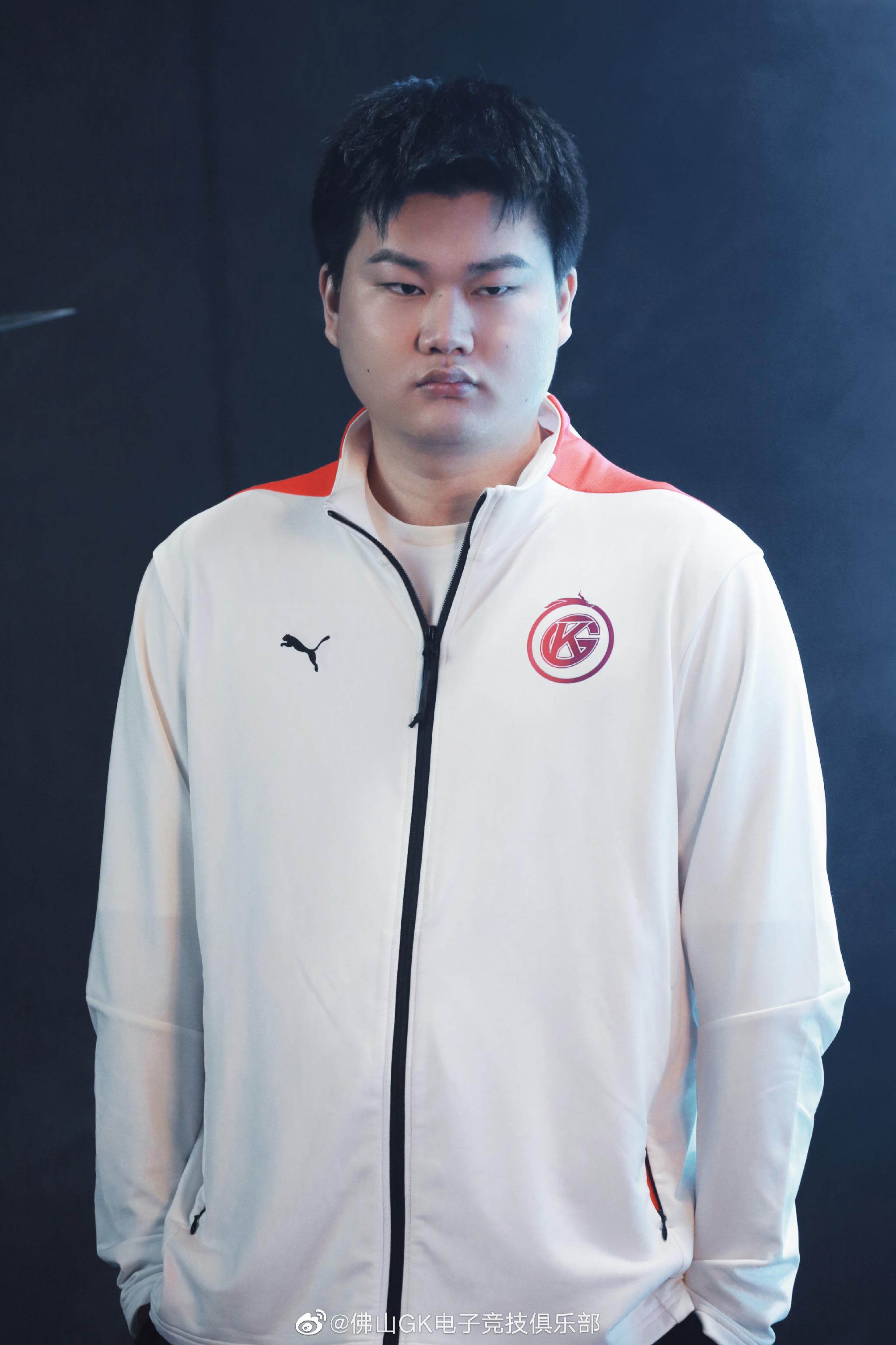 鹏鹏这个发型让我看到了2019年的样子|KPL战队|GK_新浪新闻