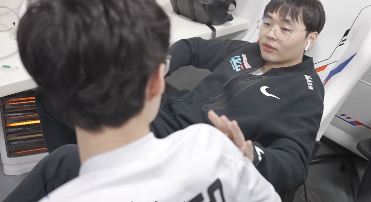 【今日热讯】BLG上单控告Uzi：别再折磨我了！连Fofo也甩锅给他|凯南|教练|阿卡丽_新浪新闻