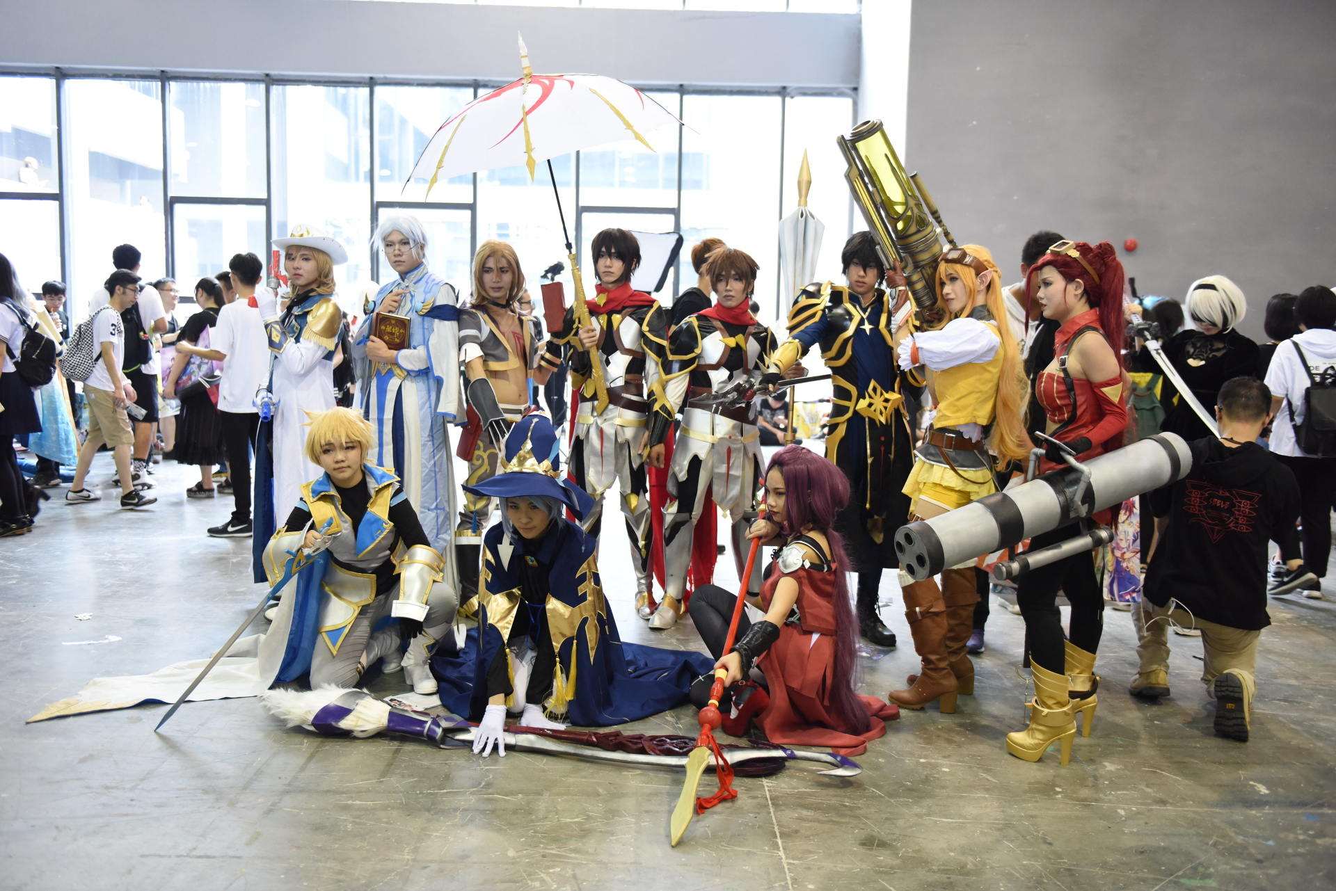 当车展上的车模是一个coser的时候，你确定你是来看车的？|二次元|车模|车展_新浪新闻