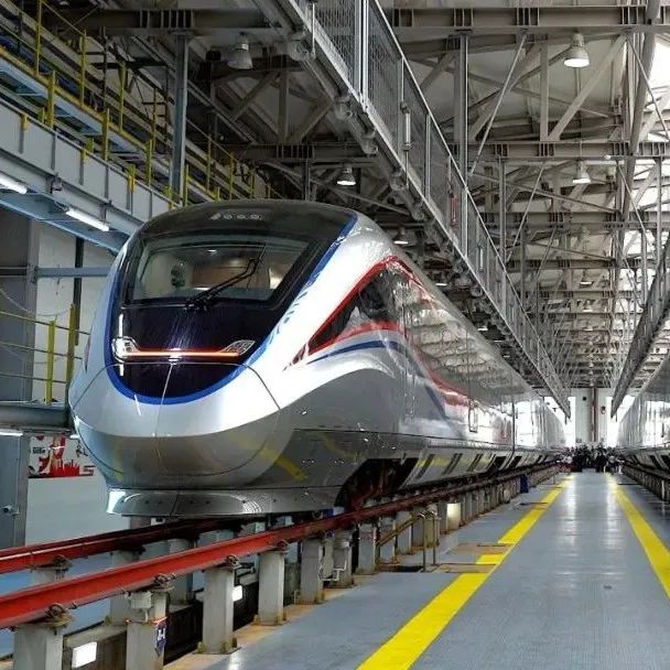CRH3A-A型智能城际动车组在贵阳环形市域快铁上线运营|贵阳市|铁路_新浪新闻