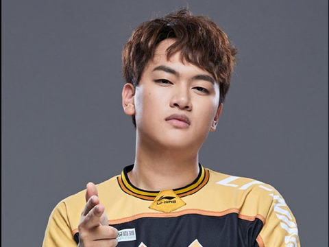 KPL：hurt直接问林教练自己的水平，林教练直言肯定，却是第六人|教练|上场|妖刀_新浪新闻