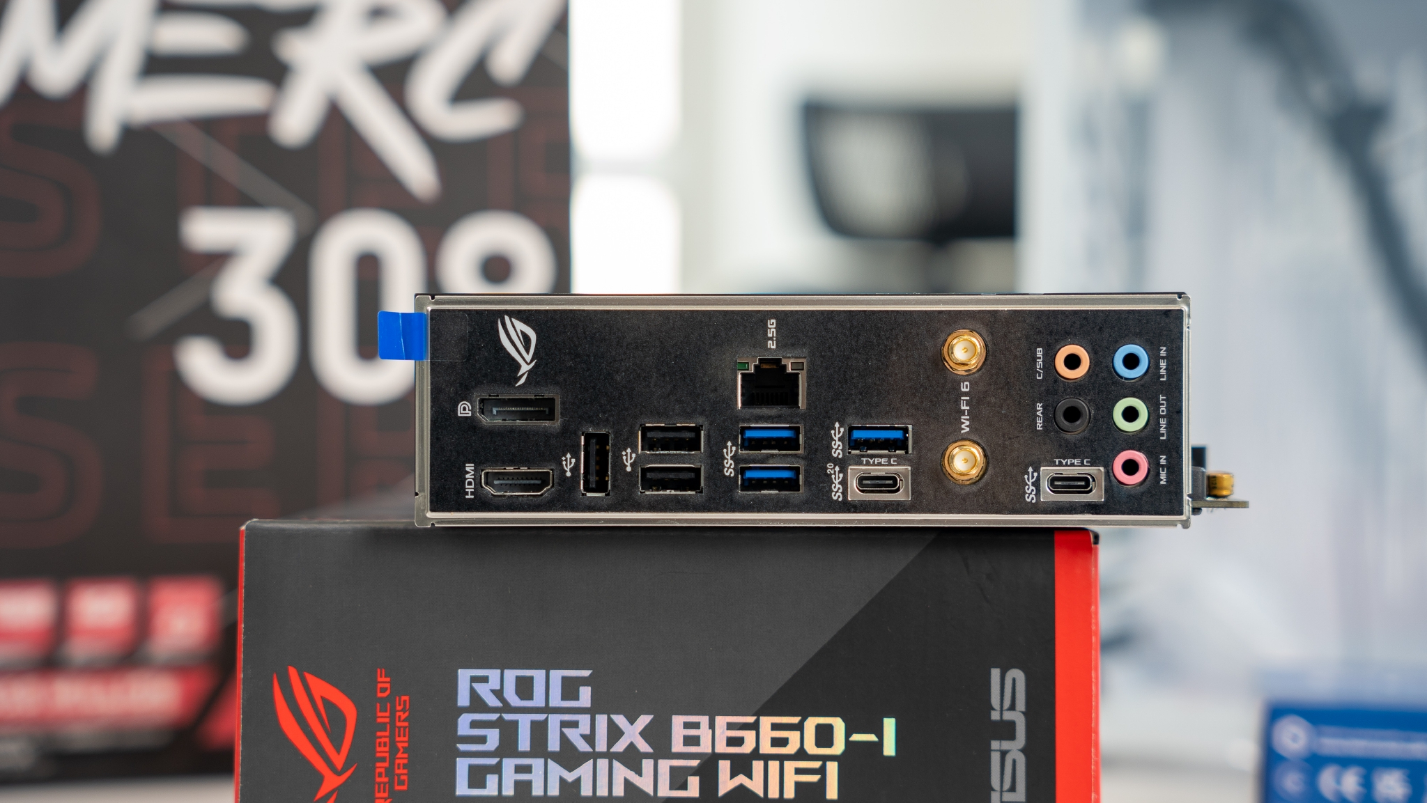 一台可以拎着走的白色ITX主机：12700K ROG B660i 6600XT装机