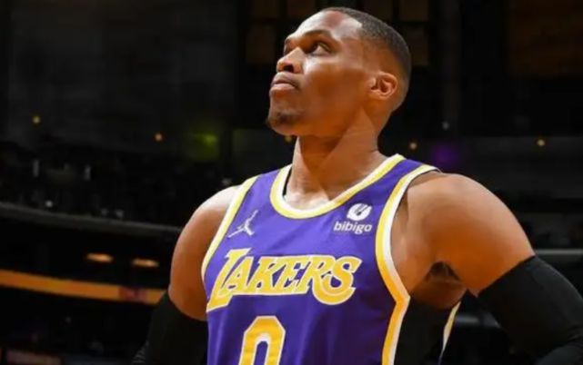 NBA21世纪攻防一体最强阵容都有谁？小卡落选 字母哥上榜|NBA|邓肯|小卡_新浪新闻