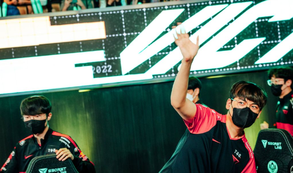 Msi小组赛落幕，T1双杀SGB，Faker点名LPL豪门RNG