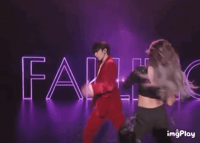 9mmm！刘耀文《Falling You》现场杀疯了 舞蹈力度超绝！|Falling You|刘耀文|套装_新浪新闻