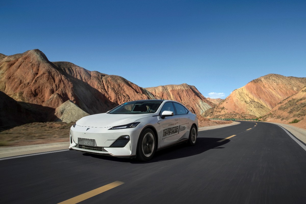 17.98万起，长安深蓝SL03开启预售！欲树纯电轿车新标杆