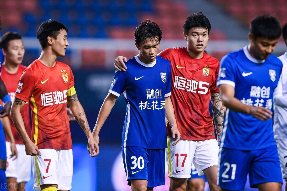 新赛季中超首支4连胜球队！谢鹏飞破门 武汉三镇2：1逆转广州队