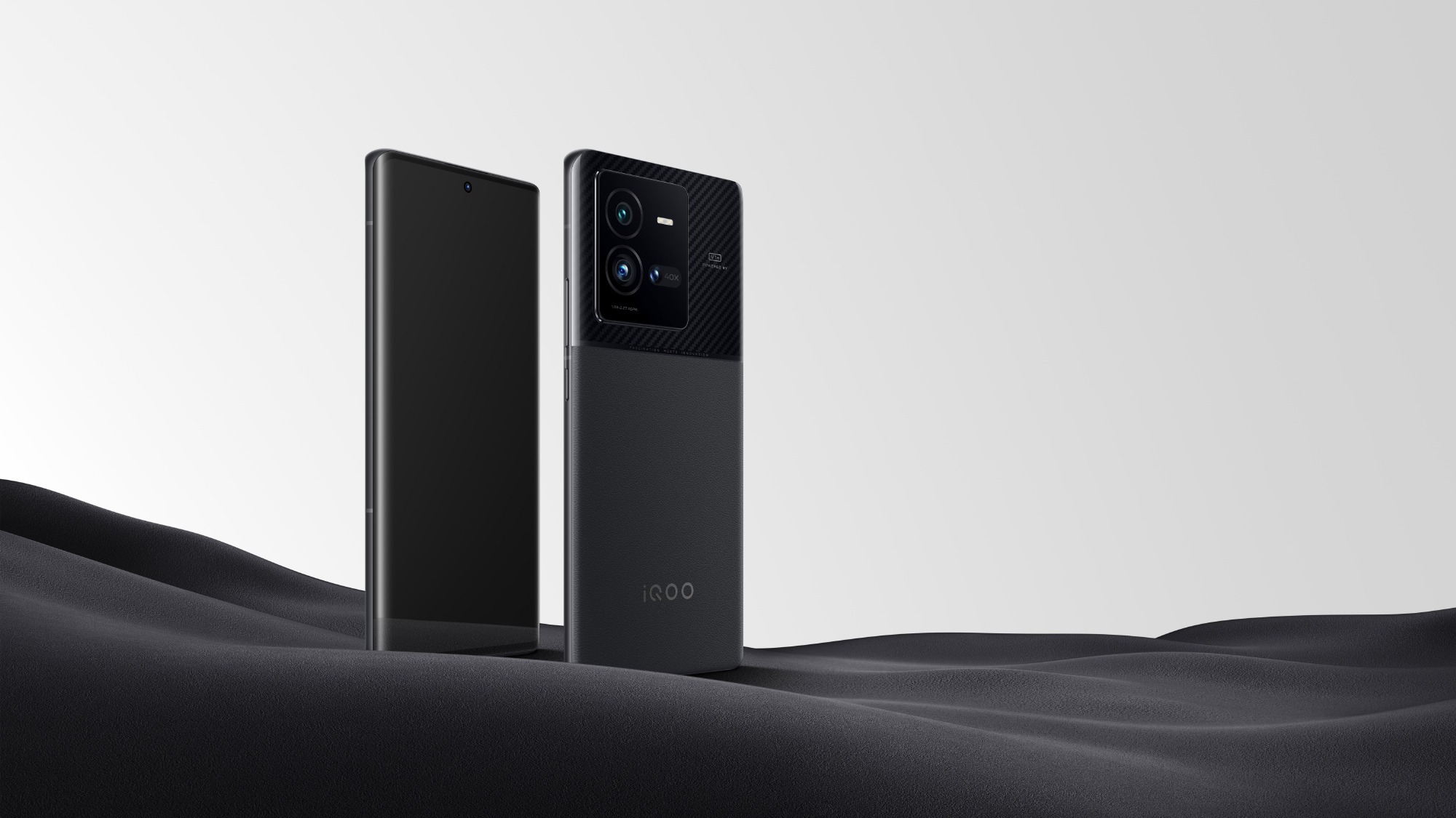 iQOO10系列官宣海报展示新机外观放大可看到120W、200W闪充齐上