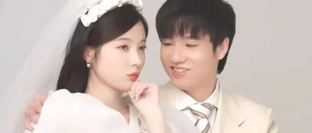 Letme的老婆太美啦！Letme深情对望，尽显甜蜜|LetMe|lpl|夏季赛_新浪新闻