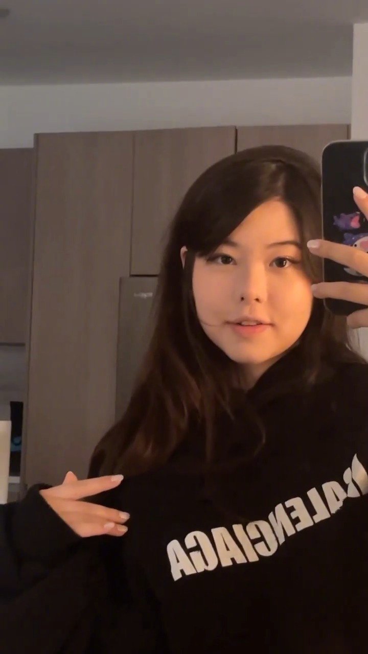 Mayumi更新ins动态，在洛杉矶很嗨啊_新浪新闻