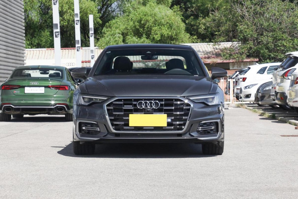 售价41.98万起，定位C级车，奥迪A6L真的是普通家庭的天花板了吗