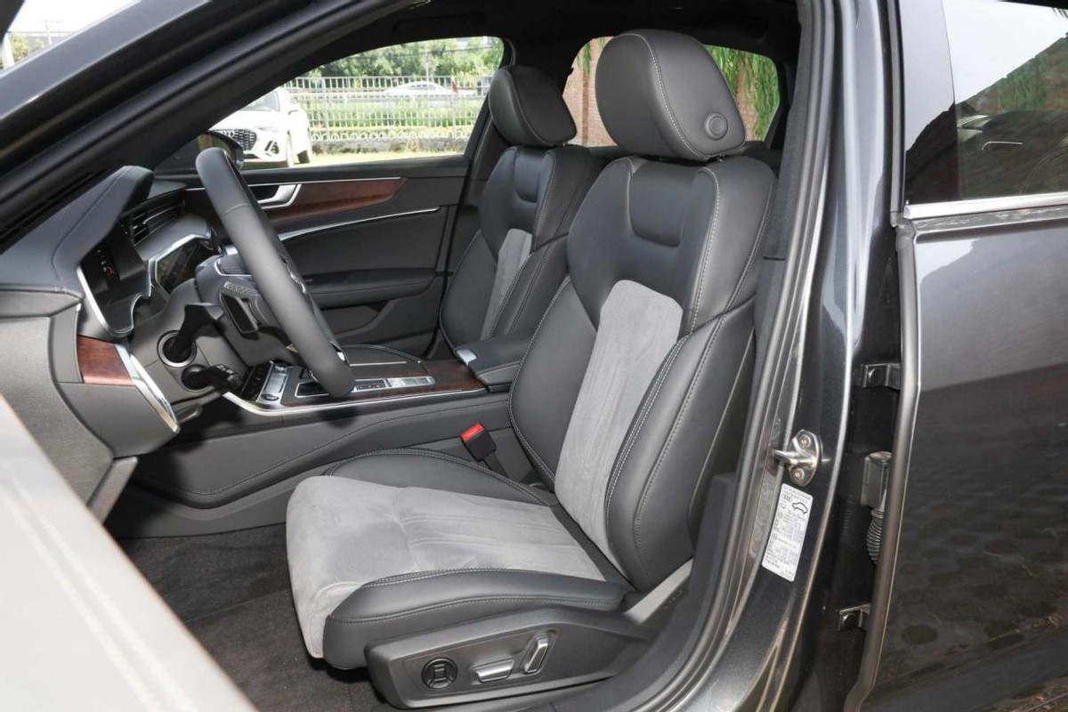 售价41.98万起，定位C级车，奥迪A6L真的是普通家庭的天花板了吗