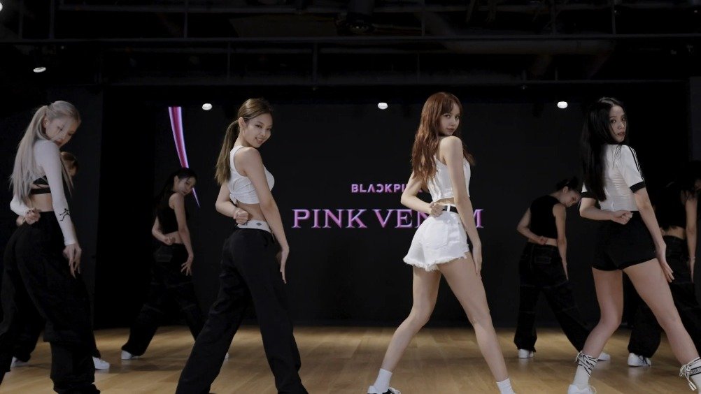 BLACKPINK - ‘Pink Venom’ DANCE PRACTICE VIDEO 练习室版！|BLACKPINK|练习室_新浪新闻