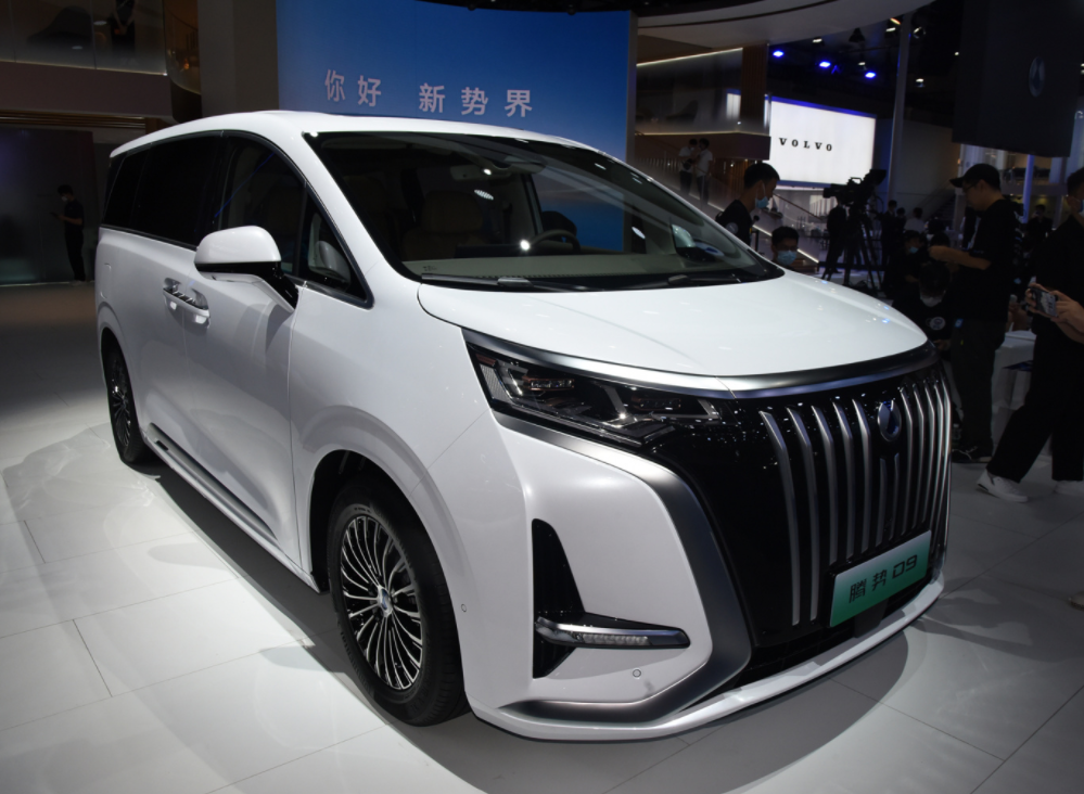 30万级豪华MPV推荐，腾势D9、别克GL8和梦想家怎么选？-新浪汽车