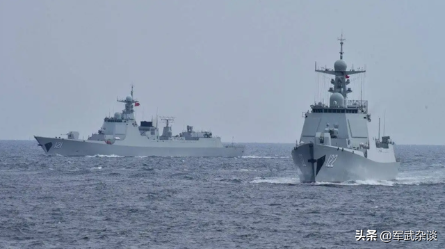 福建号航母新照曝光，舰岛进度明显，052C同框，进浮船坞大改升级