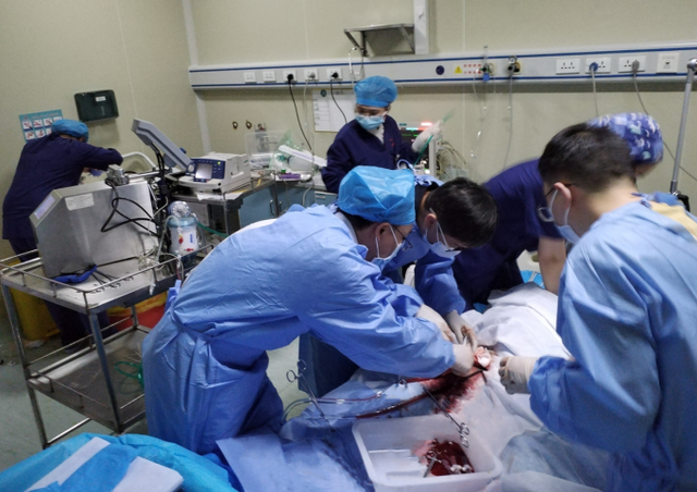 生死时速 力挽狂澜！郴州市第一人民医院南院开展首例ECMO+CAG+PCI