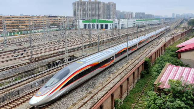 CR400AF-Z-0223有火回送……_新浪新闻