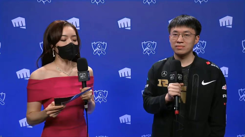 S12小组赛 RNG 1-0 CFO 赛后采访Xiaohu|小组赛|rng|xiaohu_新浪新闻