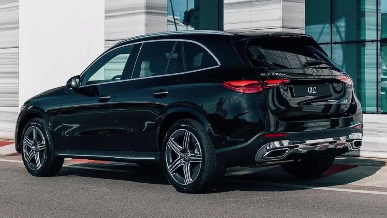 奔驰全新GLC实车街拍！2.0T+9AT，尺寸升级，气场超宝马X5|改装案例|35-50万suv|9AT变速器_新浪新闻